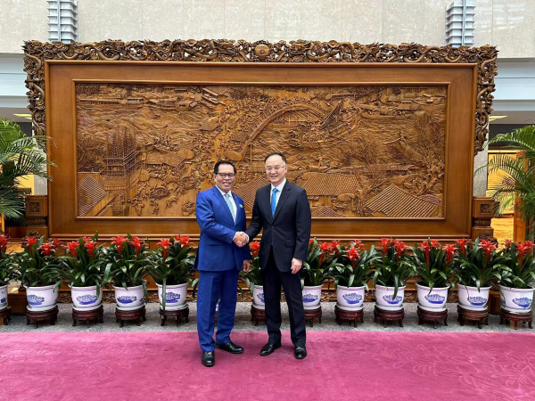 Assistant Foreign Minister Nong Rong Meets with Indonesian Ambassador ...