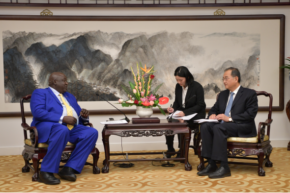 Vice Foreign Minister Deng Li Meets with Ugandan Minister of State for ...