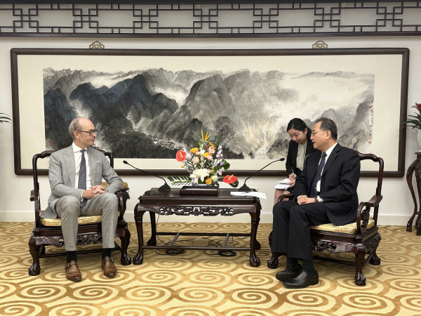 Vice Foreign Minister Deng Li Meets with Outgoing Ambassador of ...