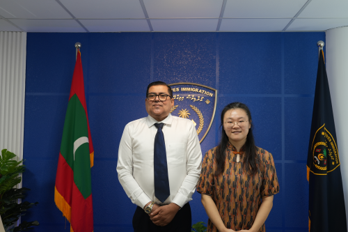 Chargé d'Affaires a.i. of the Chinese Embassy in Maldives He Fen Meets ...