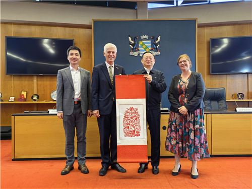 Chinese Consul General in Auckland Chen Shijie Meets with Hamilton Mayor Tim Macindoe_Ministry ...