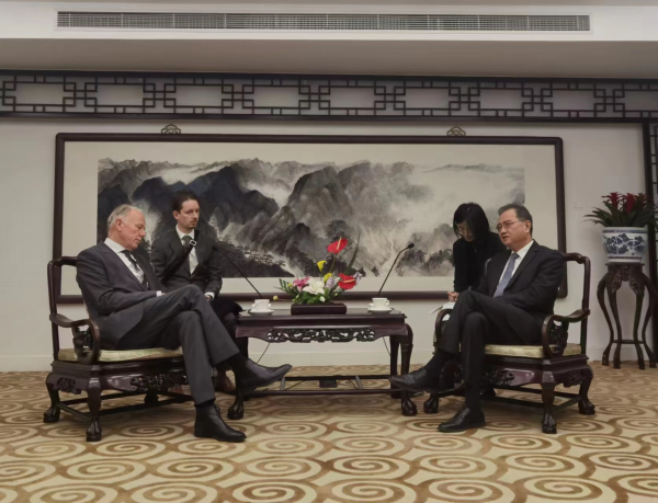 Vice Foreign Minister Deng Li Meets with Spokesperson for Foreign ...