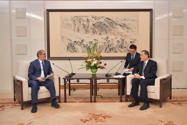 Vice Foreign Minister Deng Li Meets with Newly-appointed Ambassador of ...