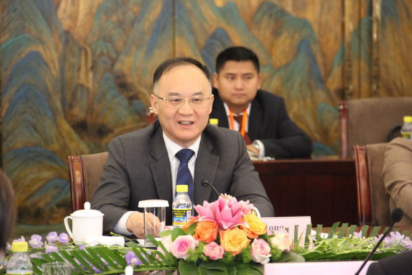 Assistant Foreign Minister Nong Rong Holds Talks with Visiting ...
