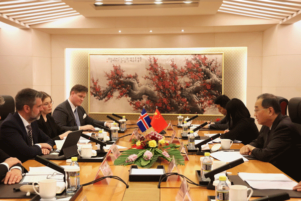 Vice Foreign Minister Deng Li and Permanent Secretary of State of ...