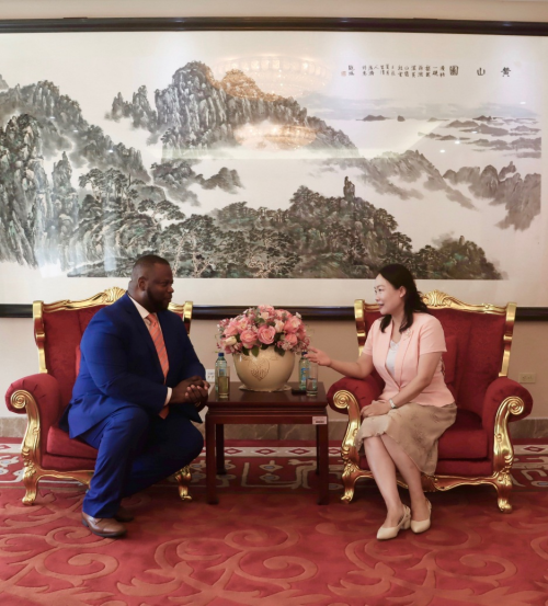 Chinese Ambassador to the Bahamas Yan Jiarong Meets with ZNS General ...