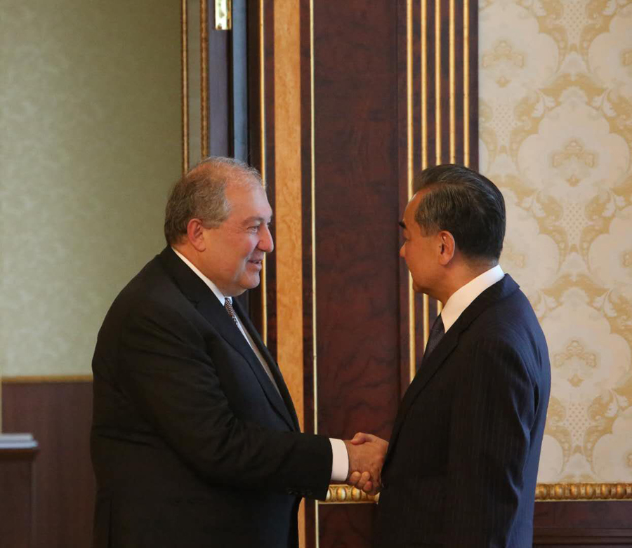 亚美尼亚总统萨尔基相会见王毅_中华人民共和国外交部