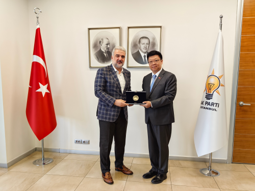 驻伊斯坦布尔总领事魏晓东拜会土耳其正发党伊斯坦布尔省党部主席卡巴克泰佩_中华人民共和国外交部